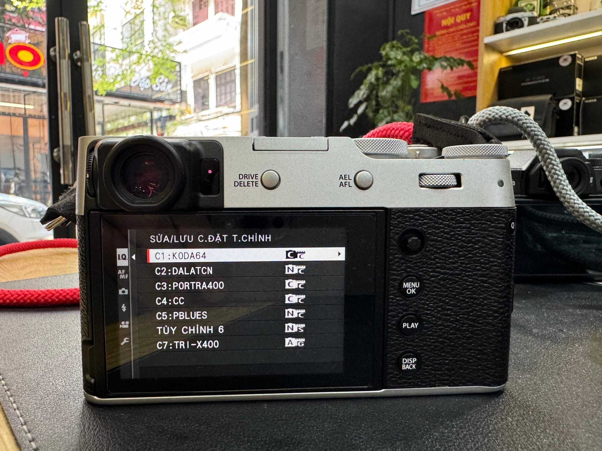 Hướng dẫn cài đặt giả lập màu film trên máy ảnh Fujifilm đơn giản